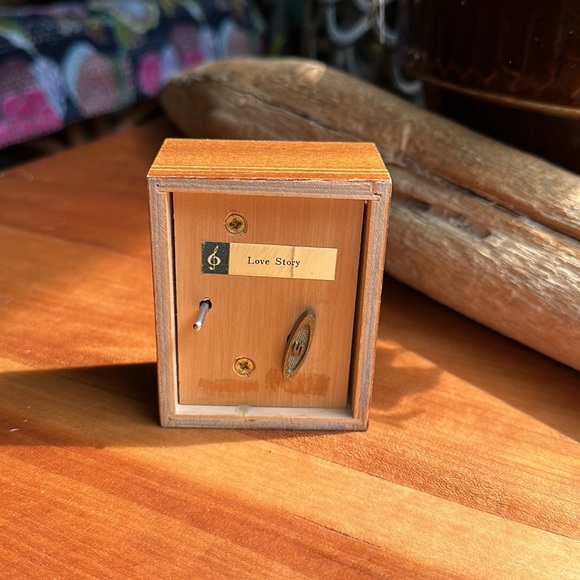 Sankyo | Other | Vintage Hummel Small Music Box Wtwo Little Girls ...